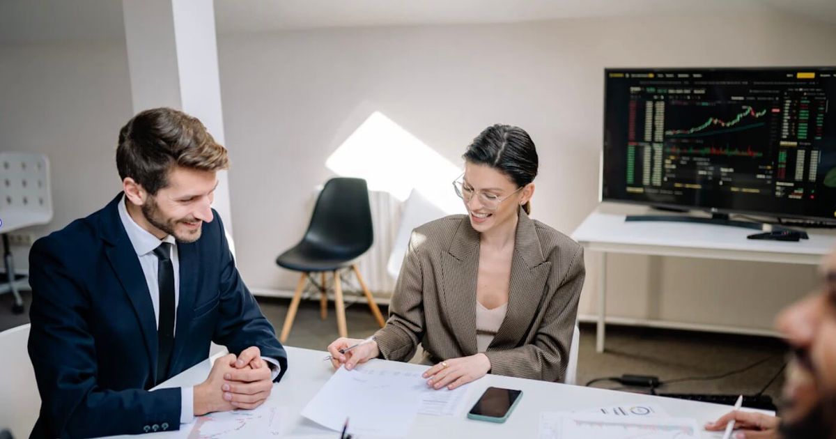 Using Visual Aids to Elevate Your Presentation Skills